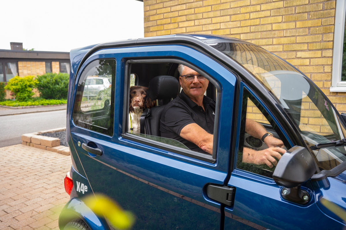 Upptäck Eloped X4e Klass 2 - Körkortsfri mopedbil